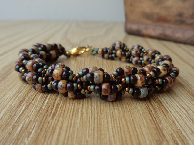 Free Tutorial – Graduated Spiral Rope Stitch, Version A | Wescott Jewelry